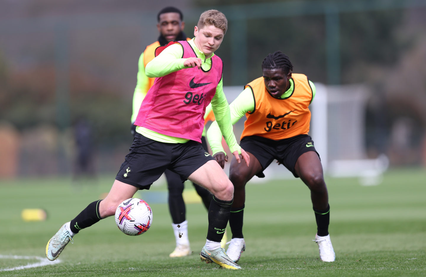 Spurs confirm midfield pair have signed new contracts to remain at club ...