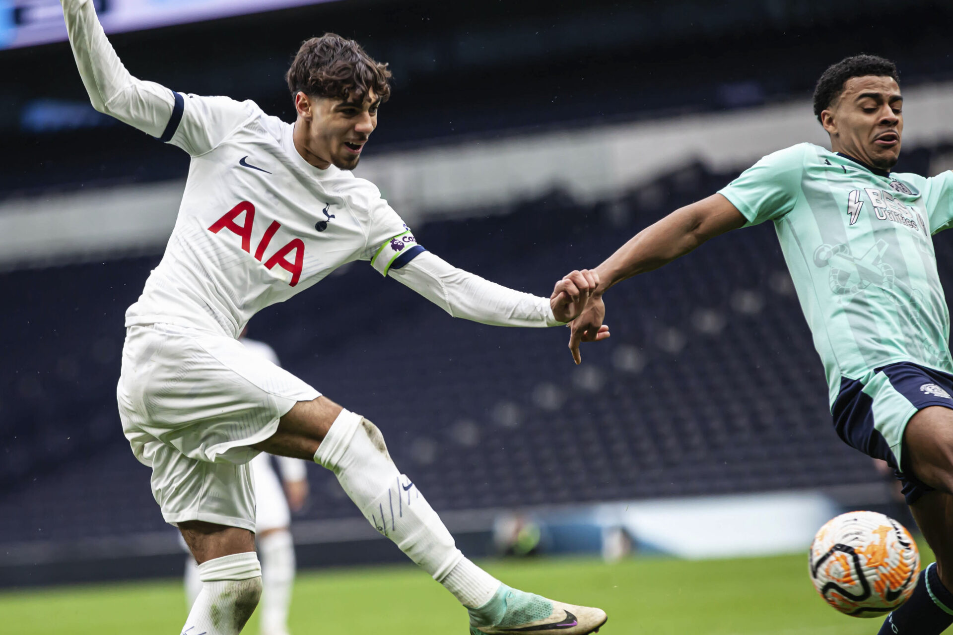 Video: Tottenham teen George Abbott scores a screamer out on loan ...