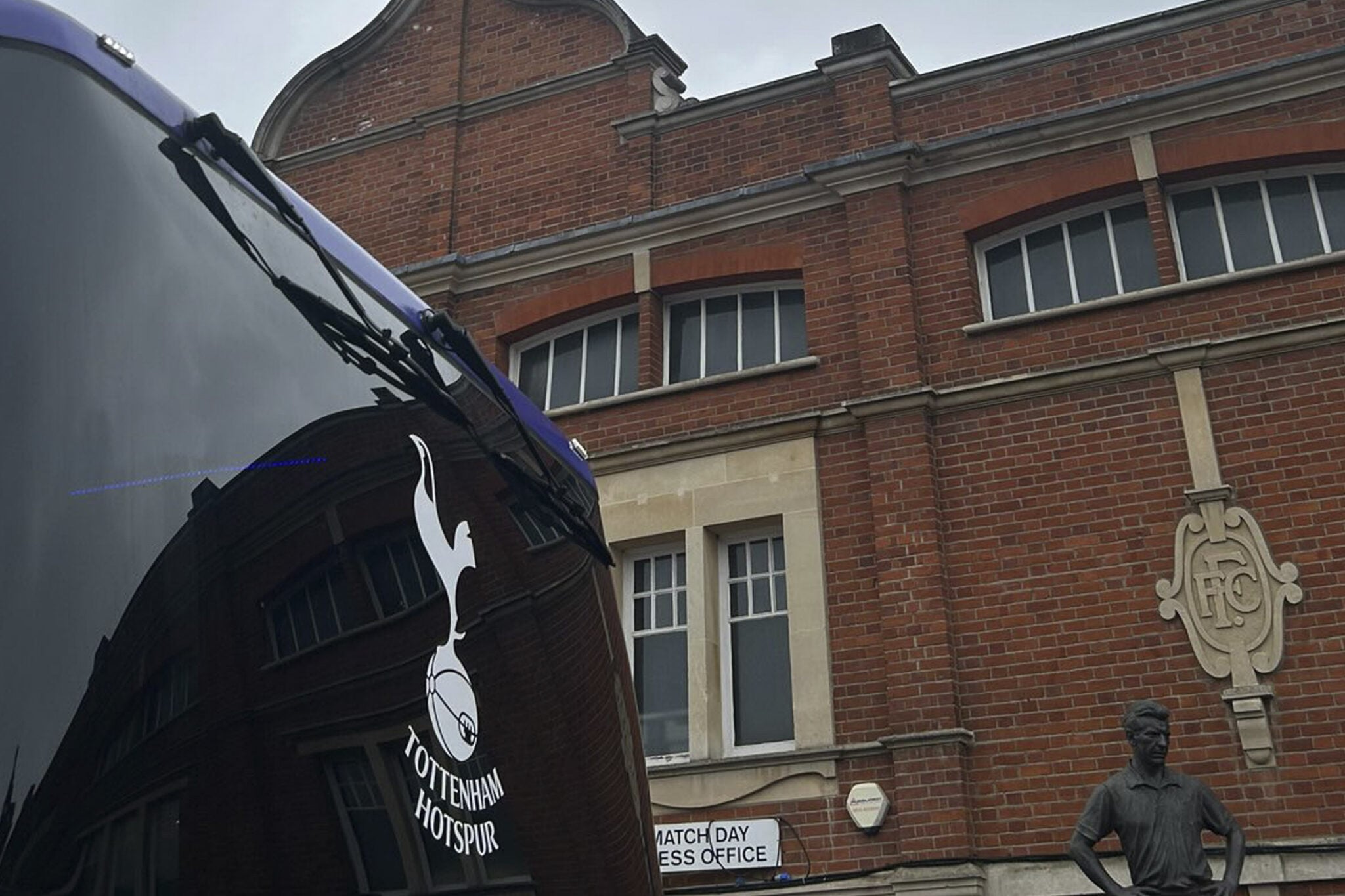 'Not digging him out' - Former Spurs man gives a review of Radu ...