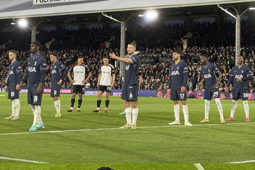 'Not digging him out' - Former Spurs man gives a review of Radu ...