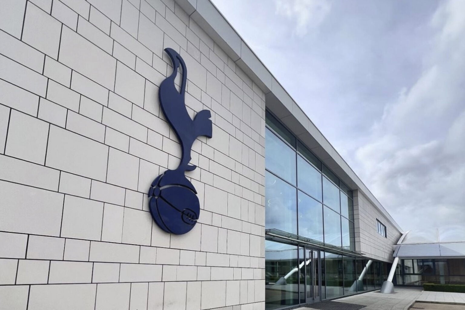 Who is Callum Olusesi? The Spurs teenager who made the squad vs Man ...