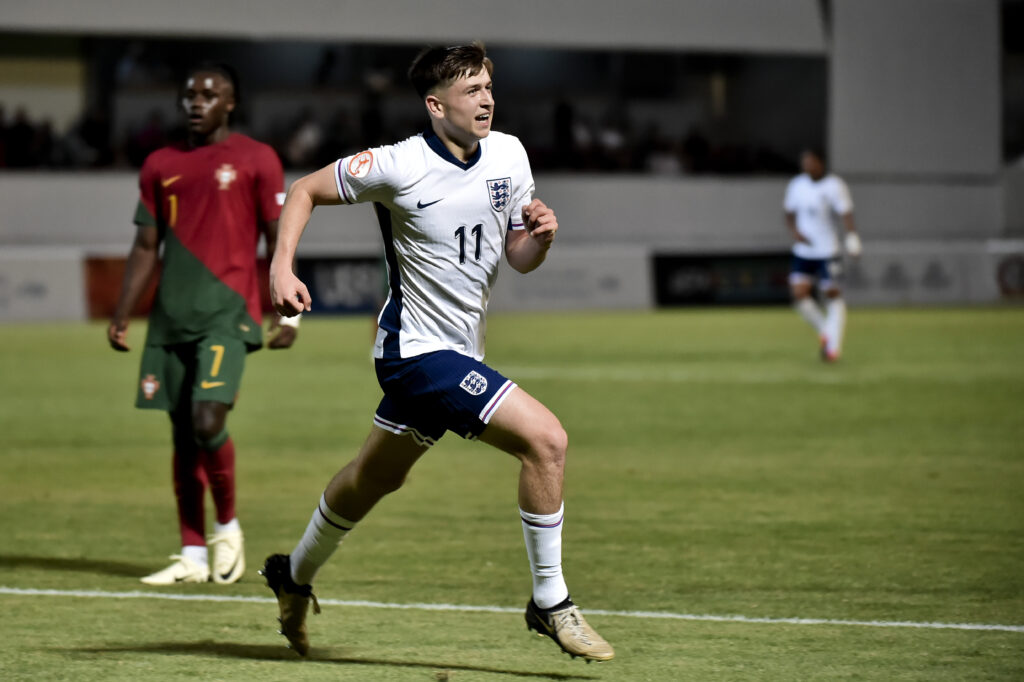 Video: Tottenham's Mikey Moore registers a brilliant assist for England ...