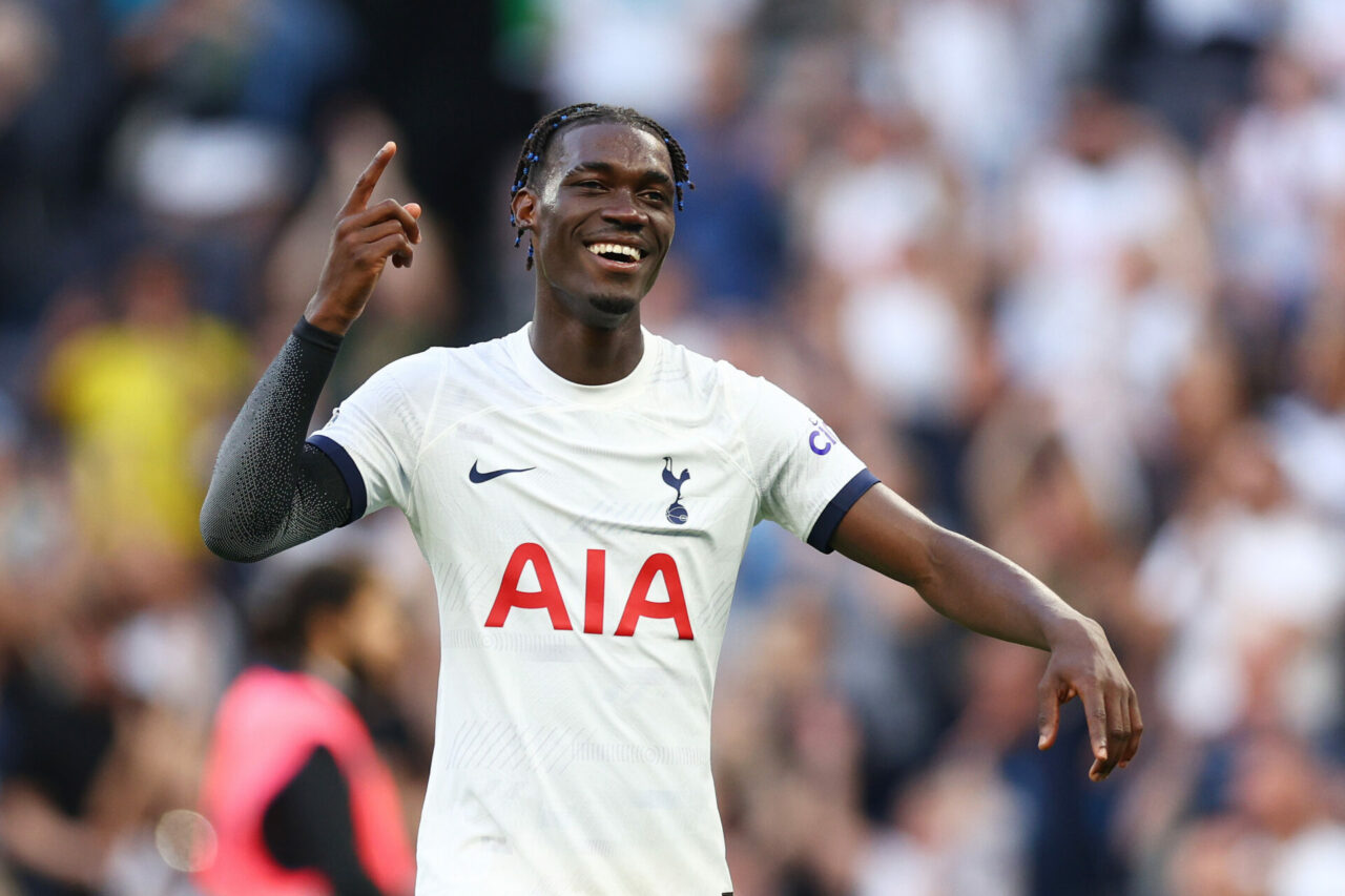 Video: Bissouma films himself reacting to Brennan Johnson's late Spurs ...
