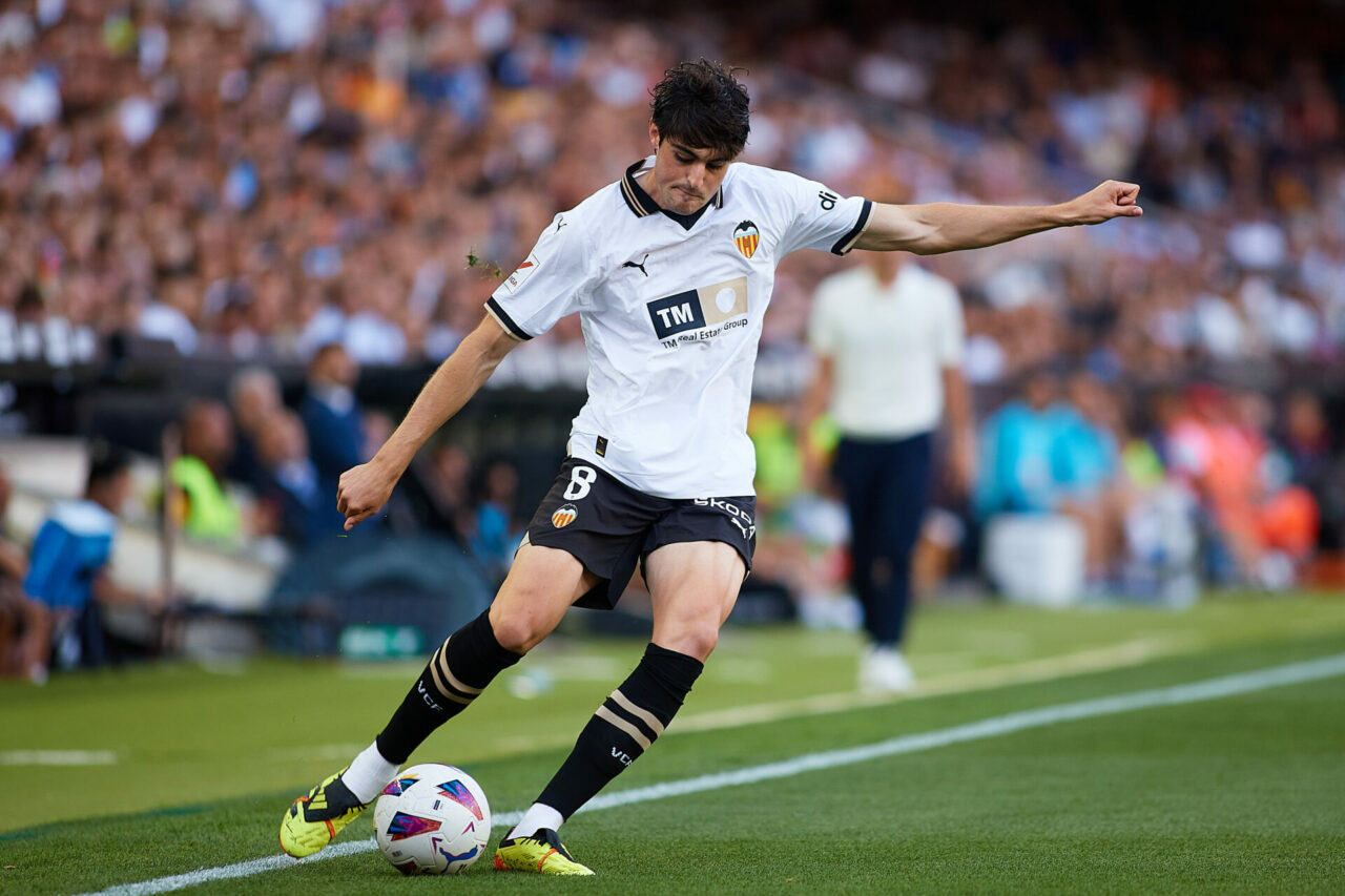 Tottenham eyeing January move for £25m midfielder likened to Liverpool ...