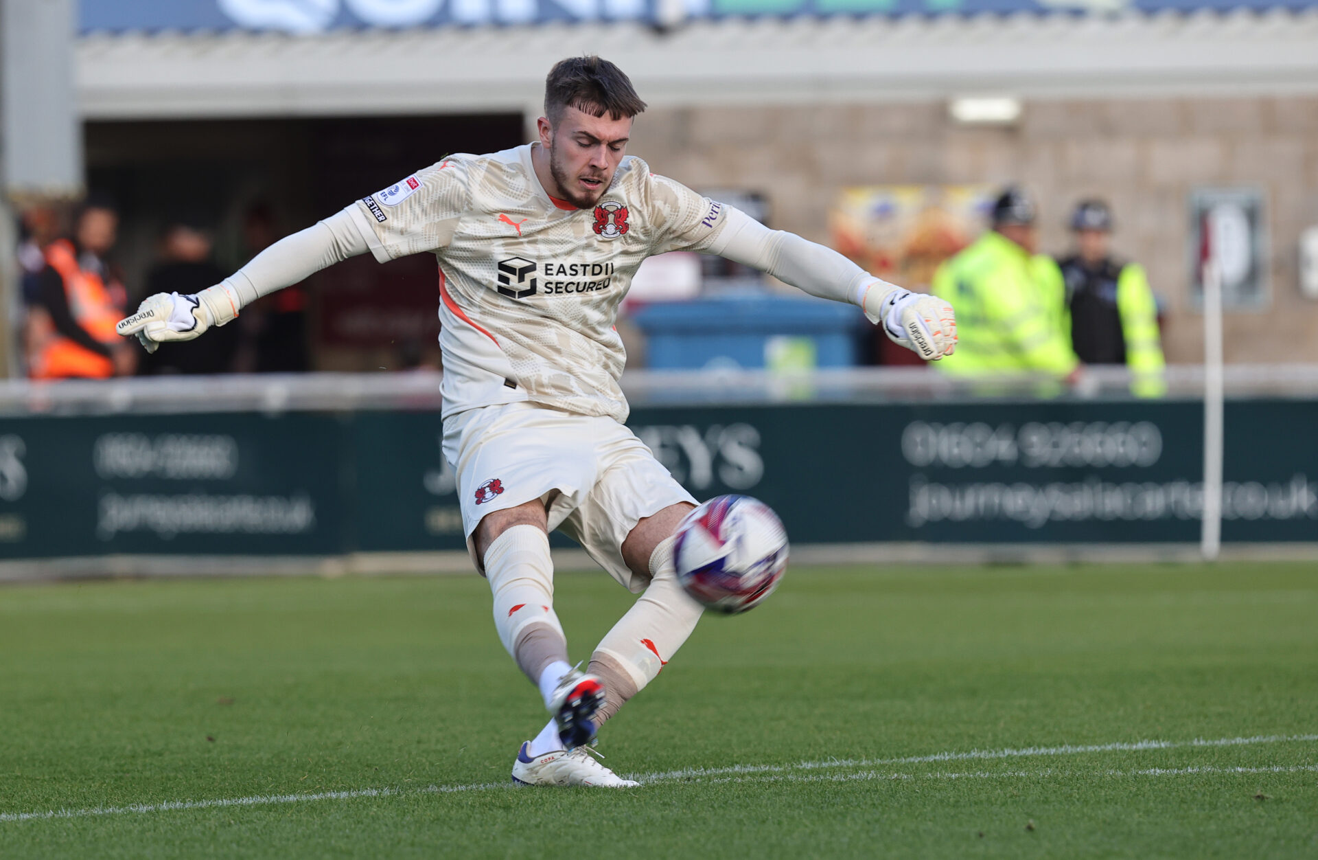 Video: Tottenham goalkeeper Josh Keeley scores 99th-minute equaliser on ...