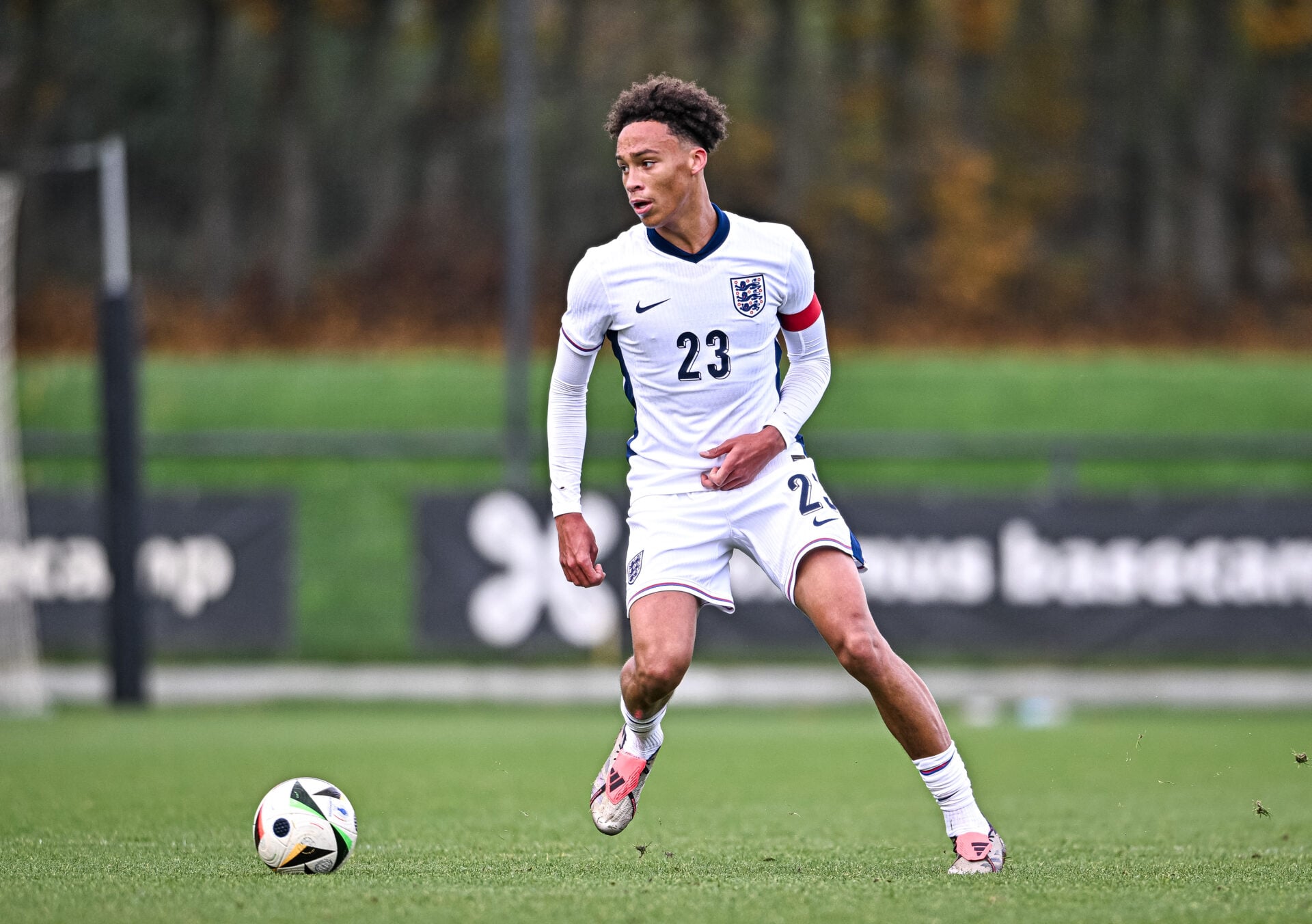 Who is Malachi Hardy? Spurs name 16-year-old on bench for Man City ...