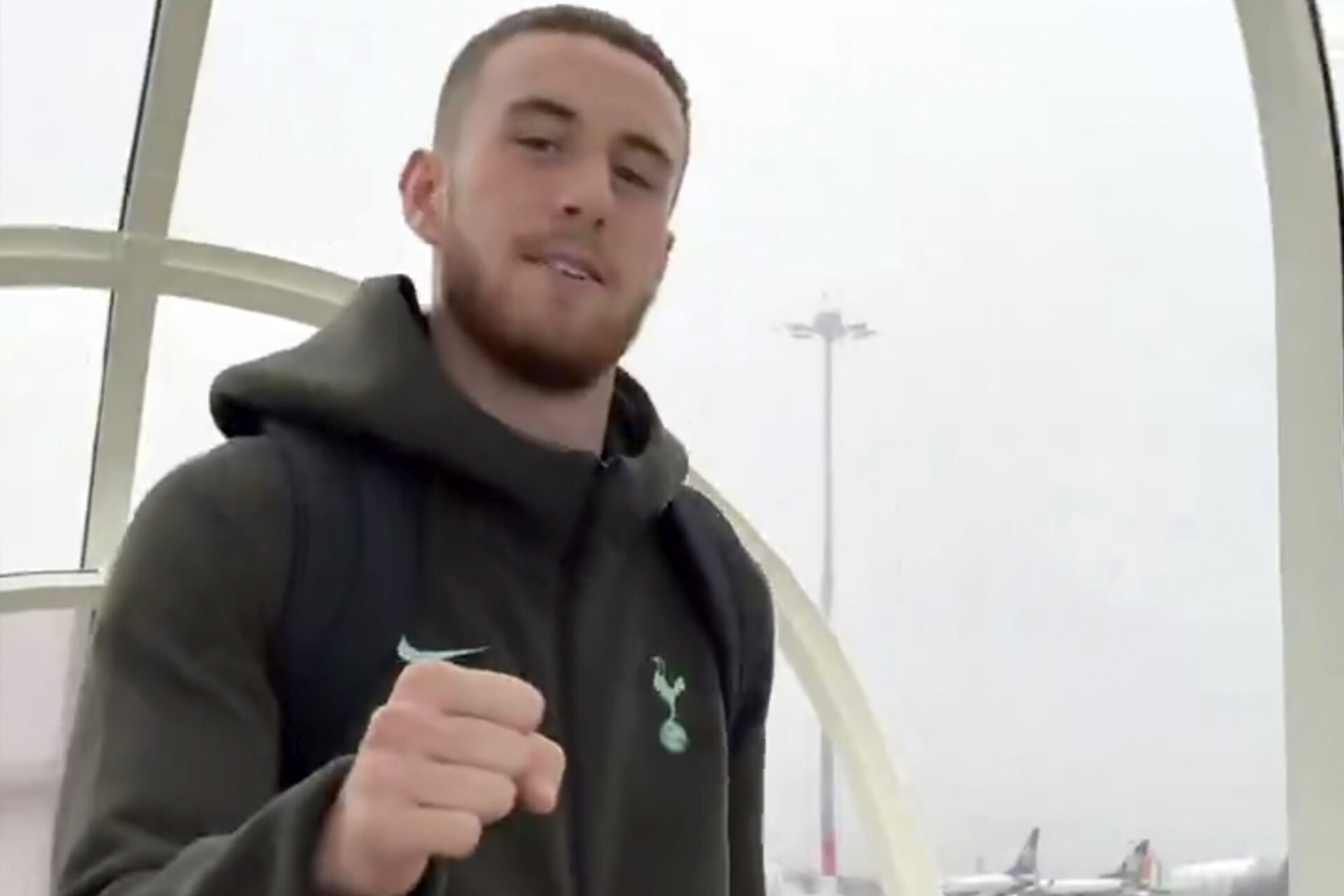 Which Spurs players were on the flight to face Galatasaray in Europa ...