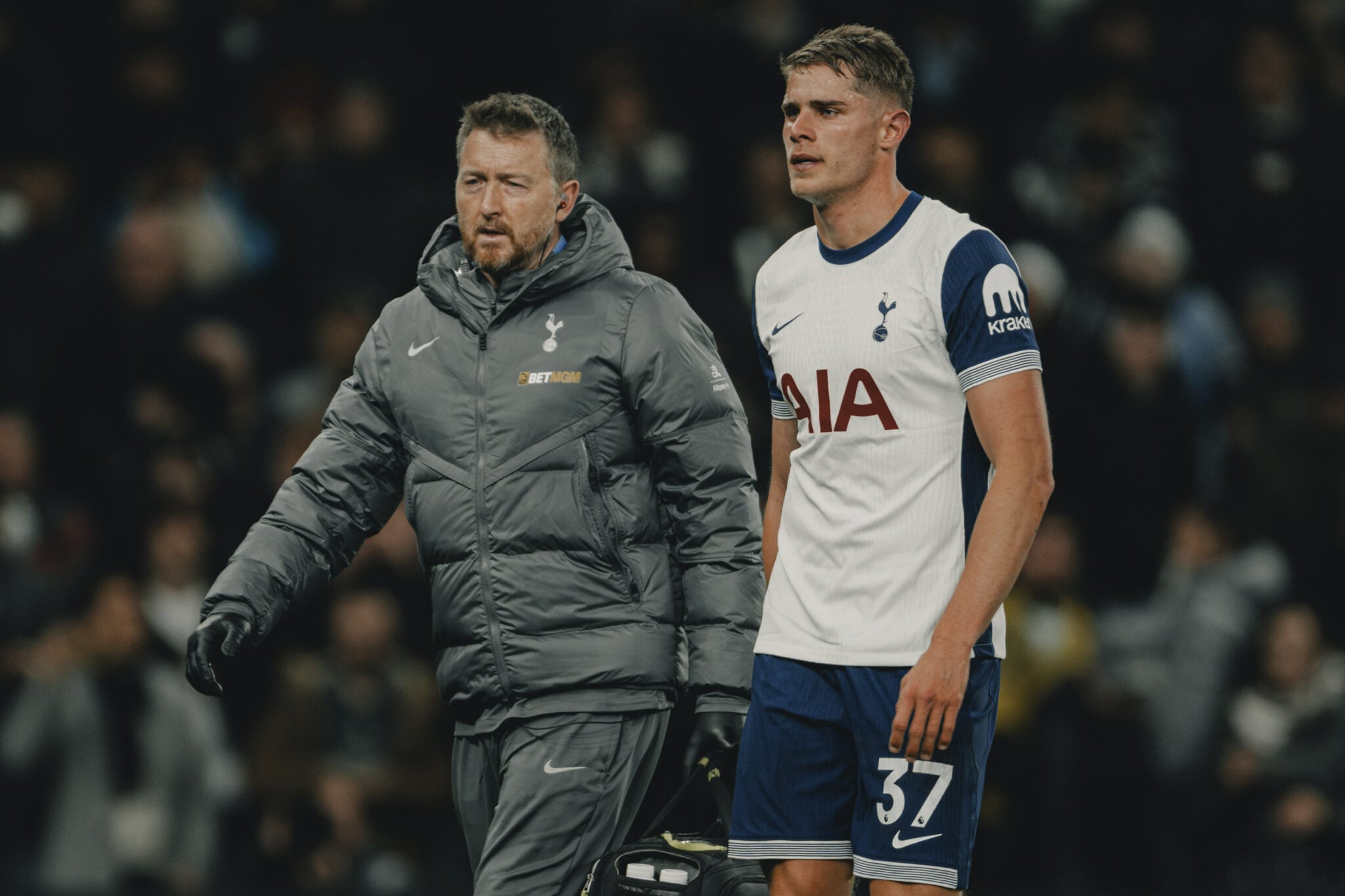 Tottenham have a new pre-match routine for Micky Van de Ven's ...