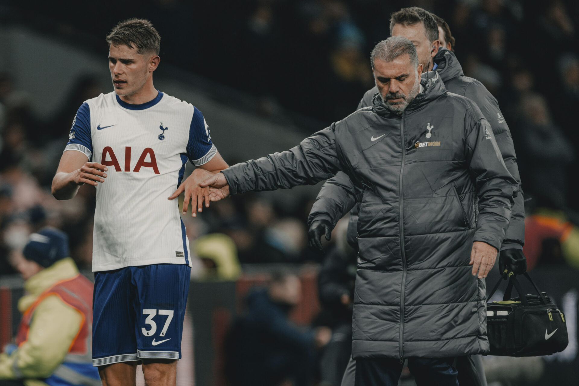 Six Tottenham games Micky Van de Ven could miss through injury - Spurs Web