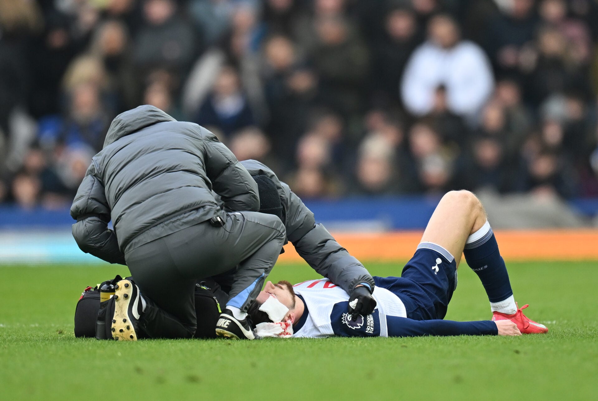 Radu Dragusin Spurs return timeline revealed after four stitches in his head - Spurs Web