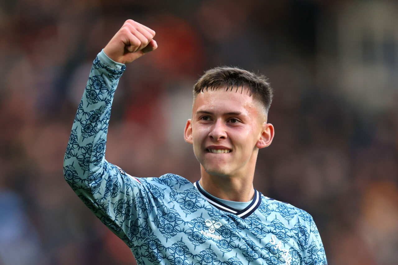 Who is Chris Rigg? The talented Sunderland star Tottenham are tracking ...