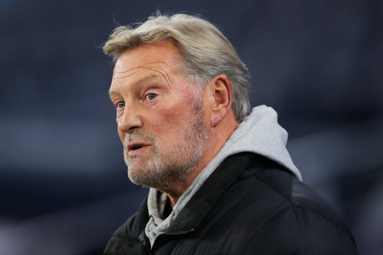 Glenn Hoddle strangely says Tottenham got a good result against Alkmaar ...