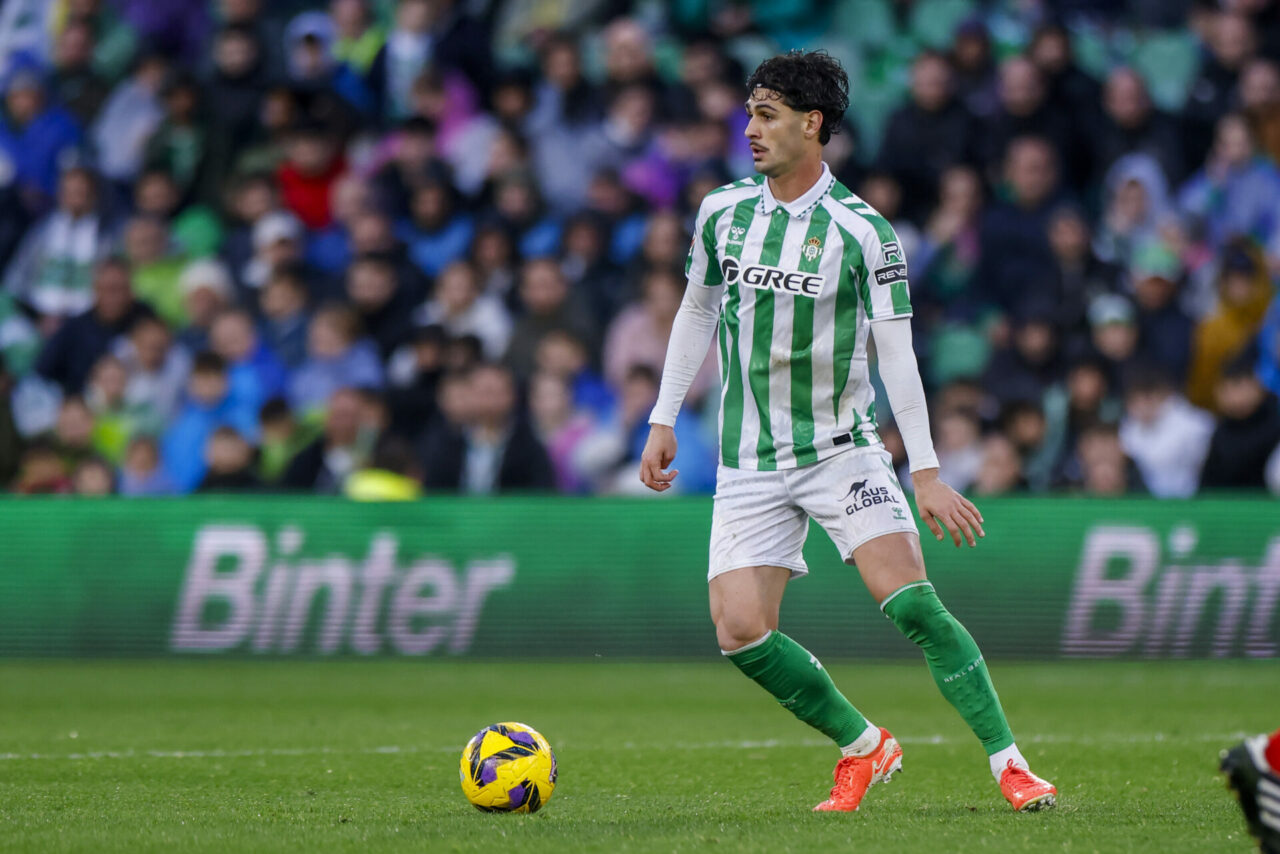 Midfielder is being wrapped in 'cotton wool' ahead of potential Spurs ...
