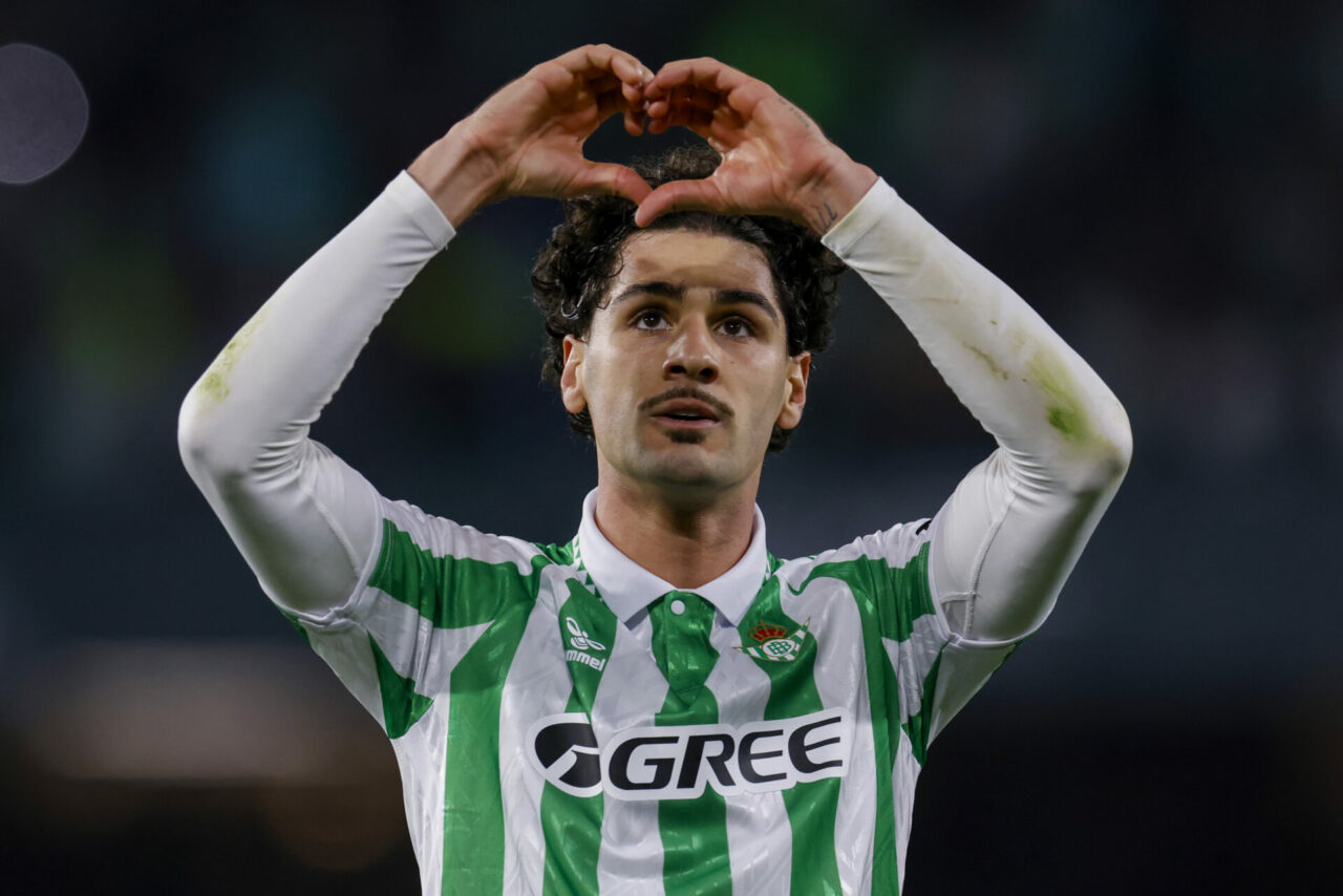 Tottenham fans will be delighted by what people are saying about Johnny ...
