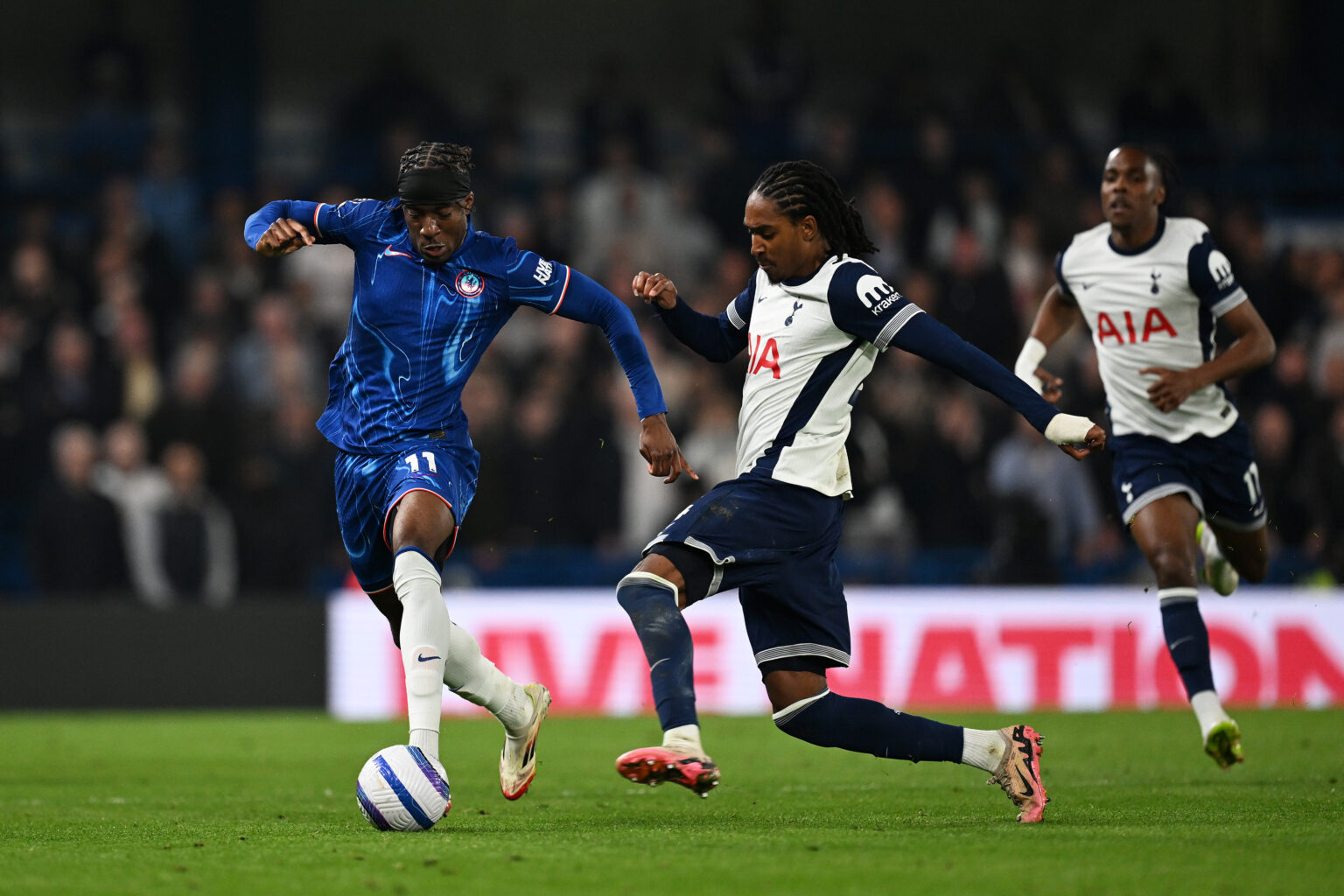 Tottenham plan 'surprise move' to bring forward back to the club ...