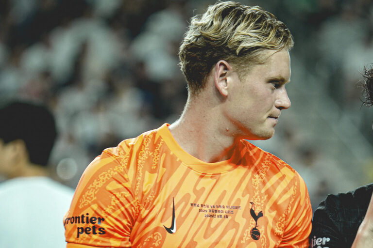 Thomas Frank responds to Antonin Kinsky Tottenham transfer rumours ...