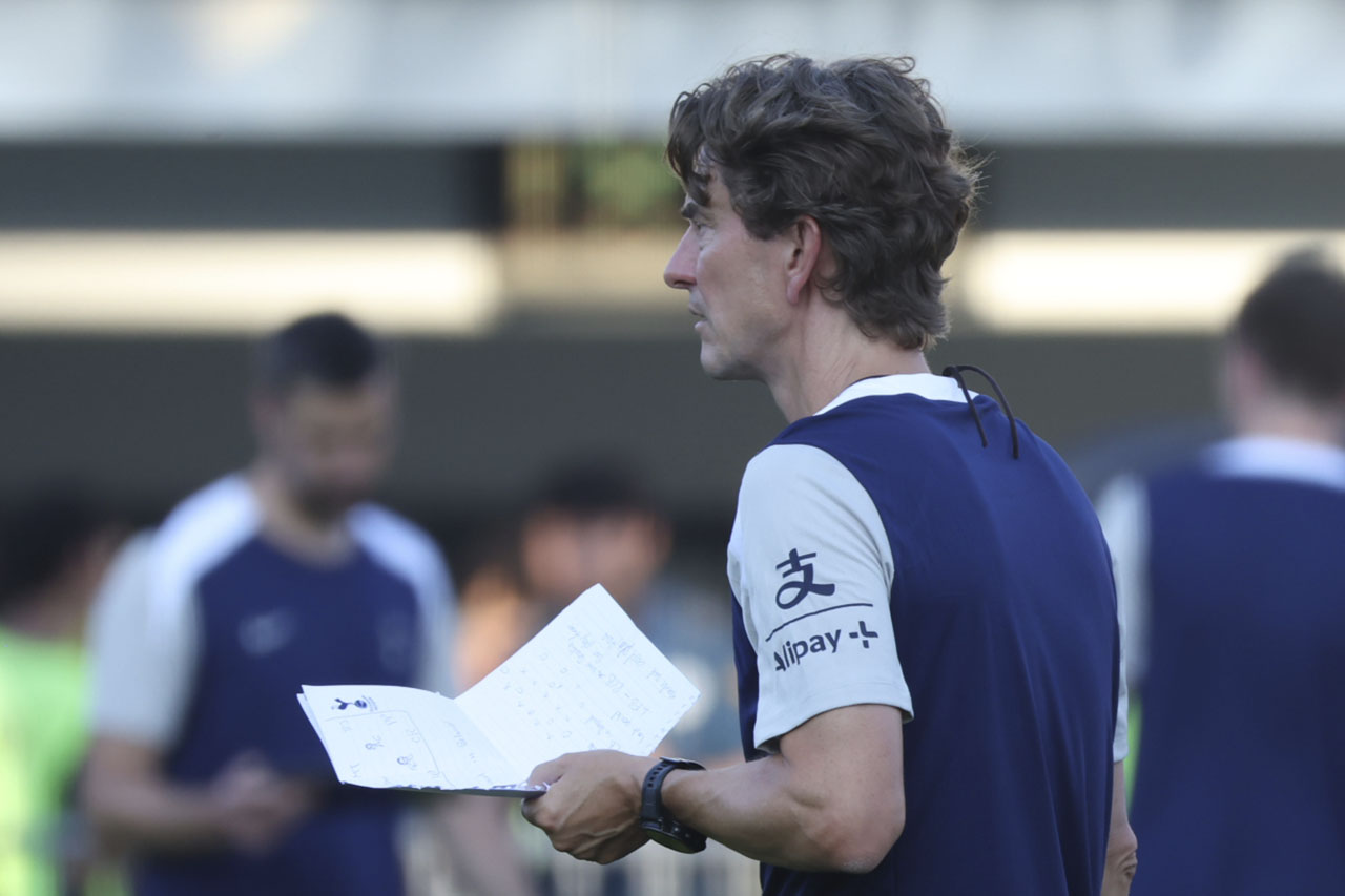 Thomas Frank's tactical speech to Tottenham squad before Arsenal win ...
