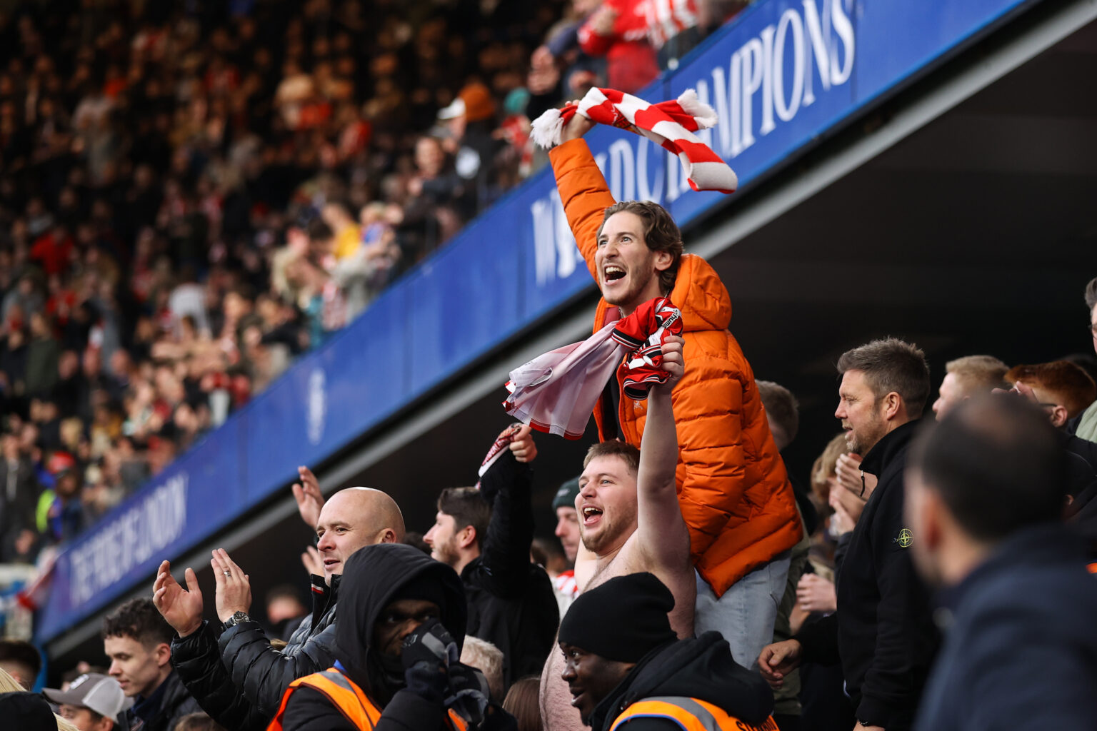 Tottenham fans will love what Sunderland crowd sang at Chelsea at ...