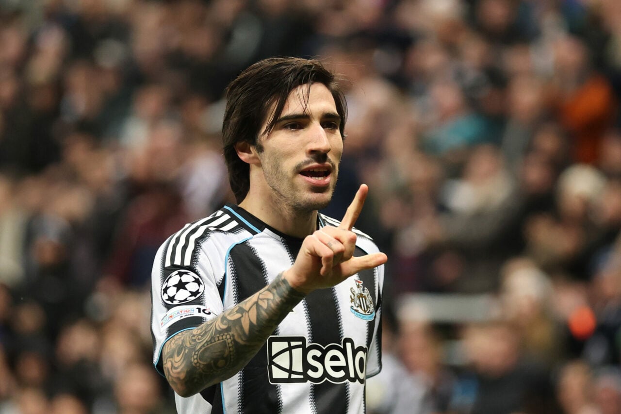 Tottenham close to agreeing personal terms with Man Utd target over £ ...