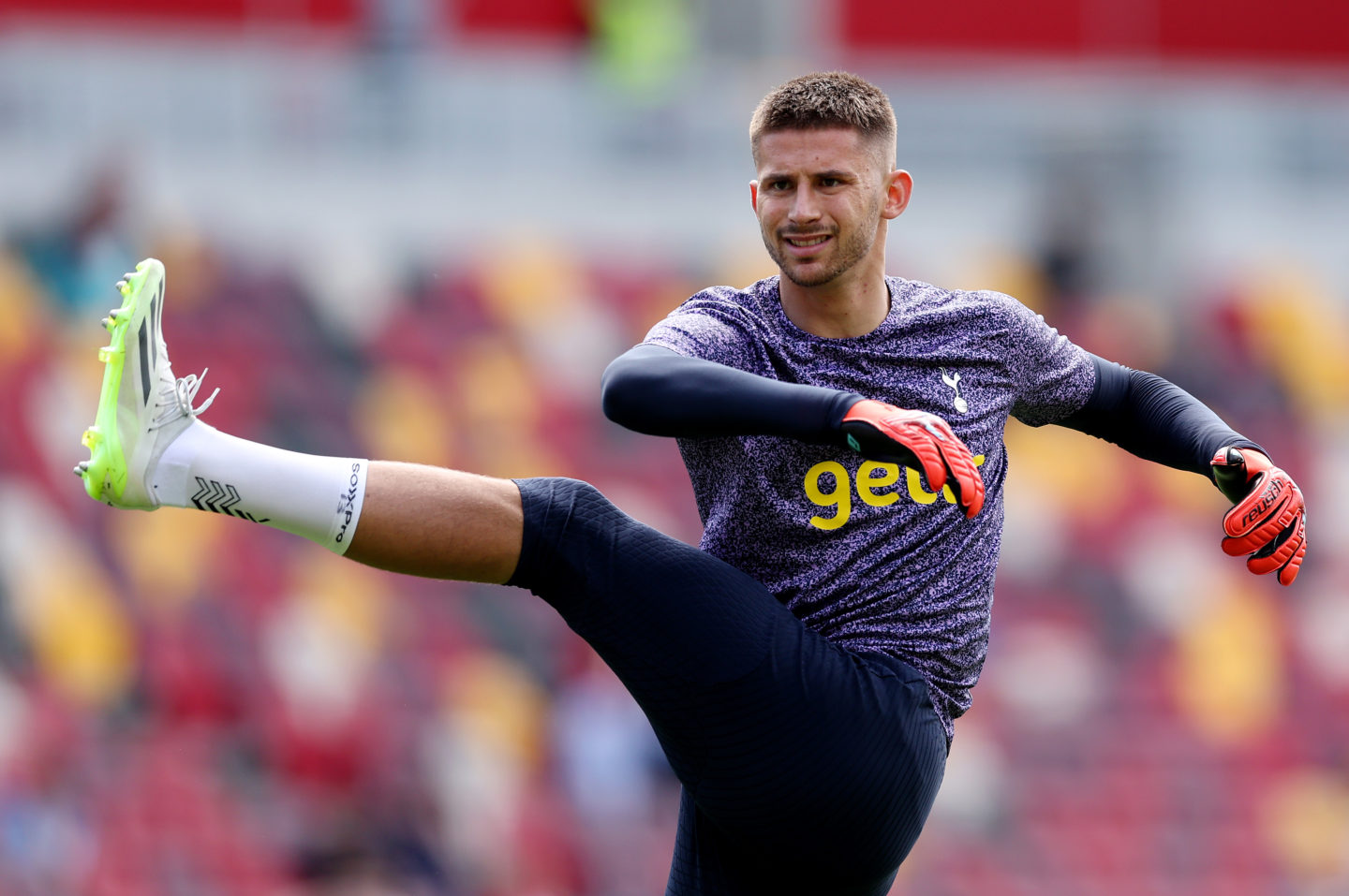 Former PL goalkeeper does not think Guglielmo Vicario is good enough ...