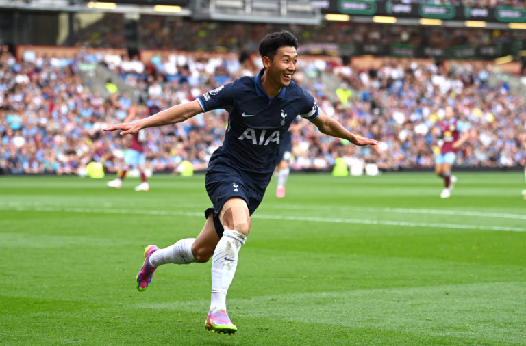 Video: Spurs train at their brand new 62,062 capacity stadium for the ...